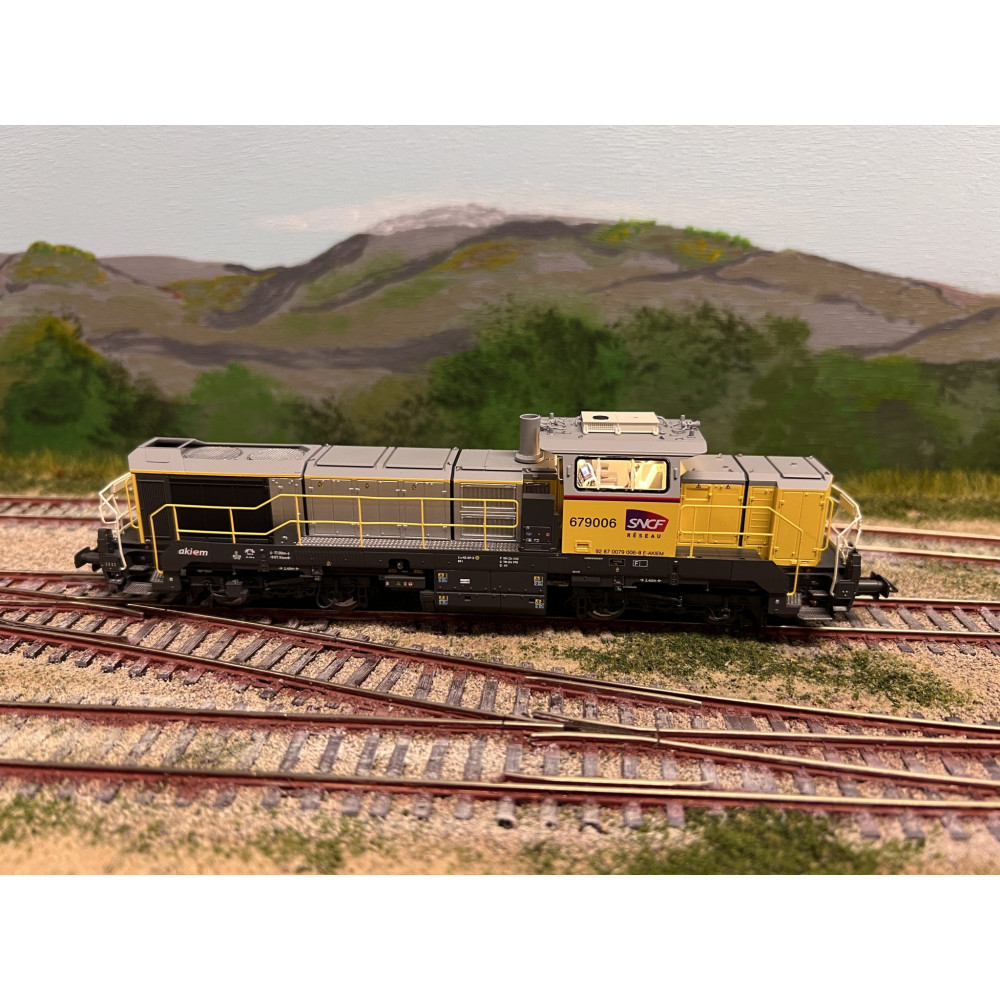 JOUEF HJS2466S Locomotive diesel 679006, Akiem/SNCF Réseau (Vossloh ...
