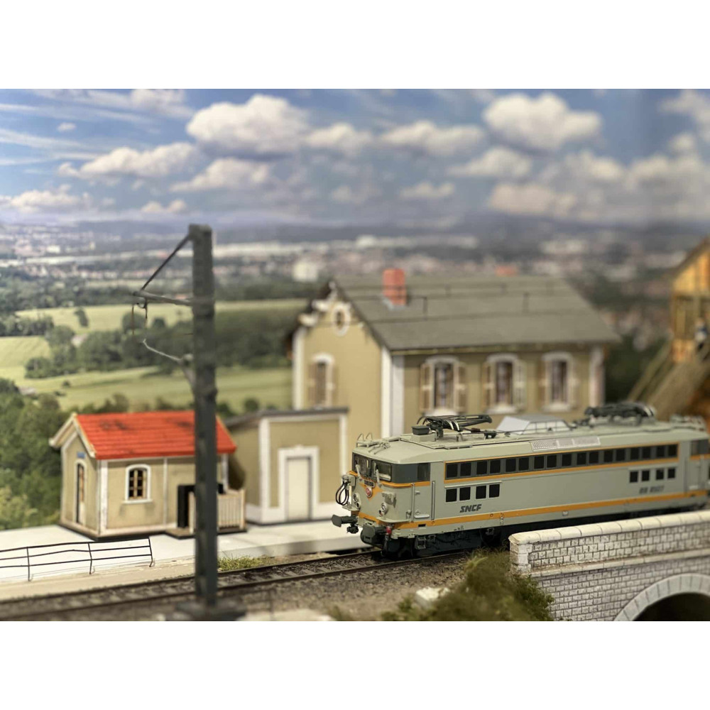 R37 Locomotive électrique BB8507 SNCF dépôt Les Aubrais 41067