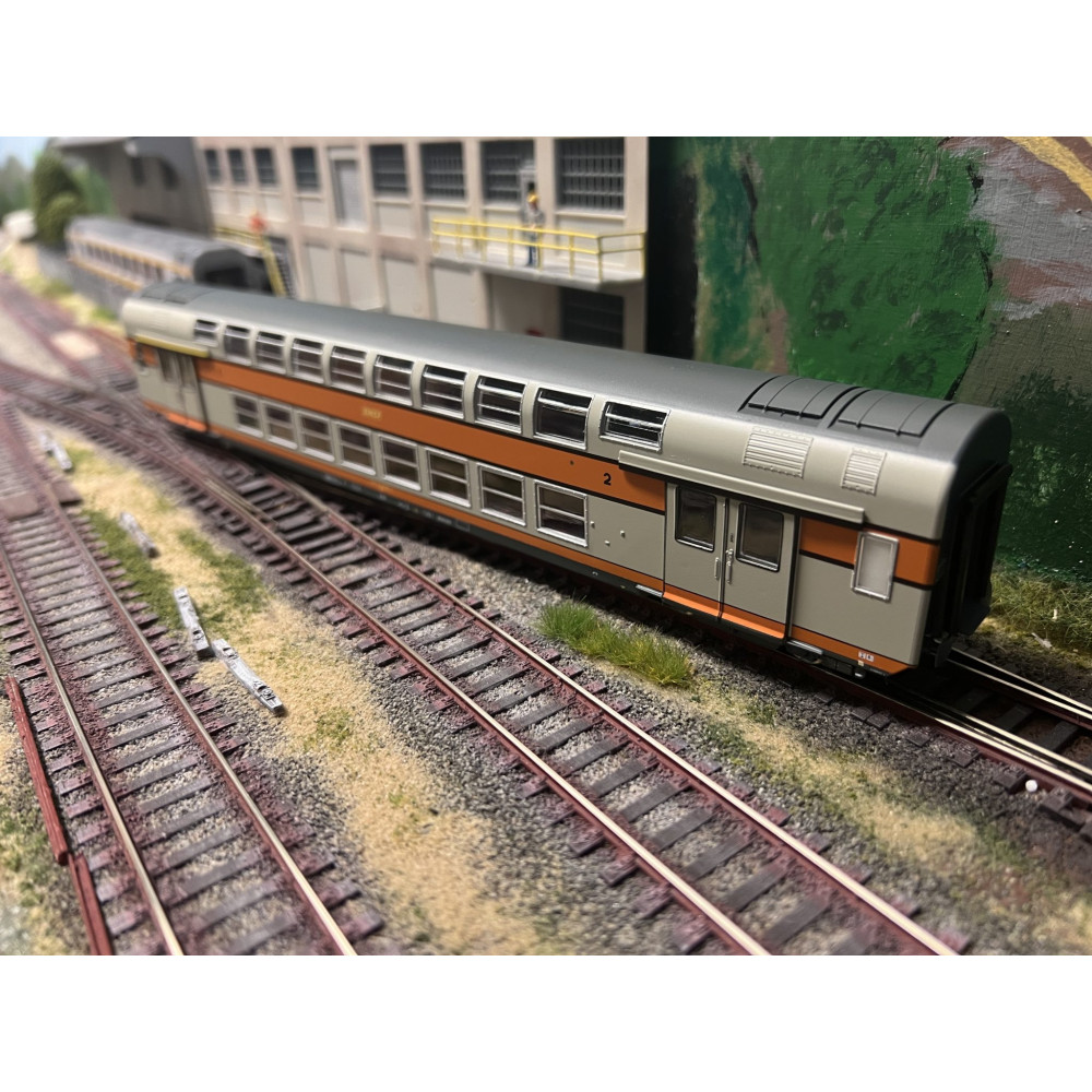 Vitrains 3159 voiture 1ère et 2ème classe logo SNCF encadré jaune, H0